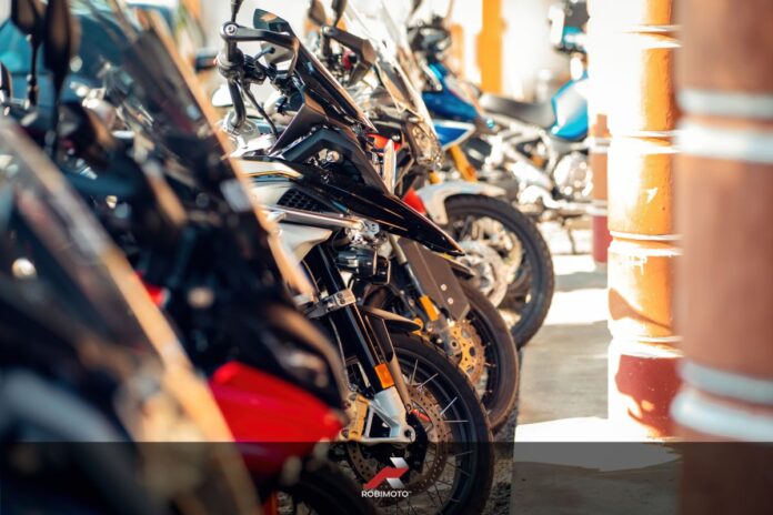 Commuter vs Big Bike Motorcycle Security Guide — RobiMoto